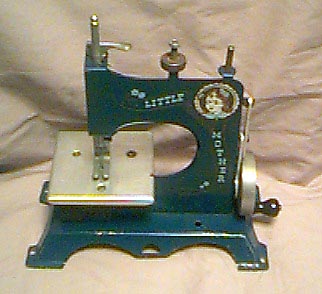 Artcraft Metal Products Inc. Little Mother Toy Sewing Machine - Antique ...